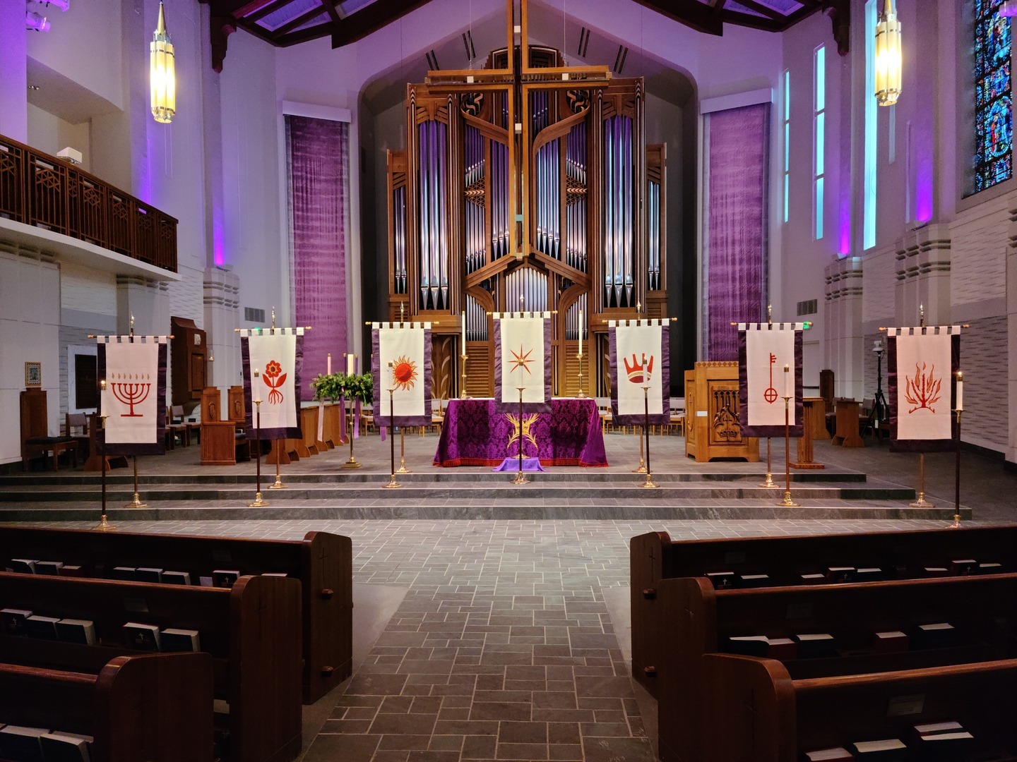 An Advent Procession with Lessons and Carols at Christ Church Cathedral ...