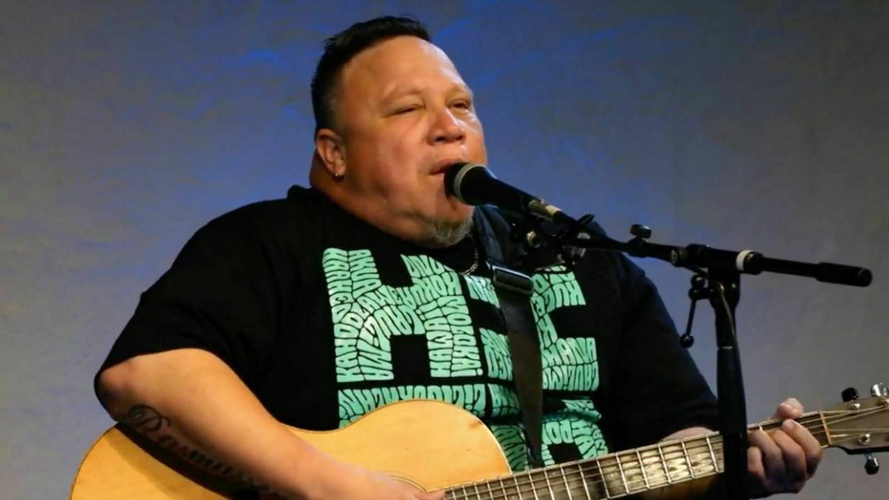 Jeff Rassmussen Performs Poolside at Mahina & Sun's in The Surfjack ...