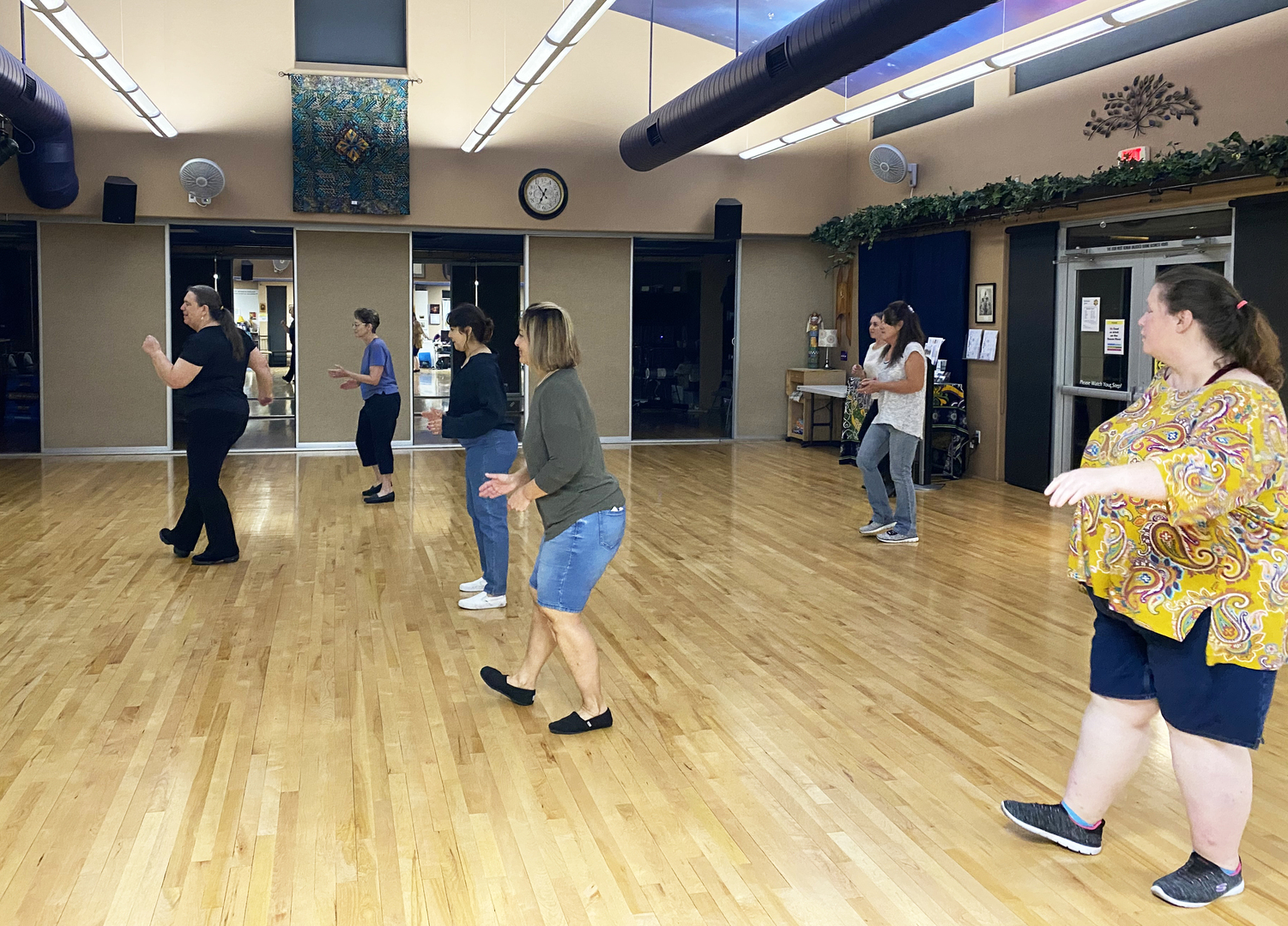 1-Wall Line Dance Basic | Kaleidoscope Dance | UpcomingEvents.com