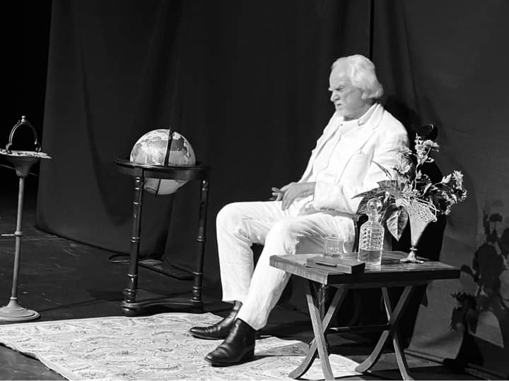 Chicago Actor & Playwright Jeffrey Wayne Helgeson Encores His Mark ...